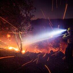 How far from Hollywood's wealth, Los Angeles fire survivors feel ...