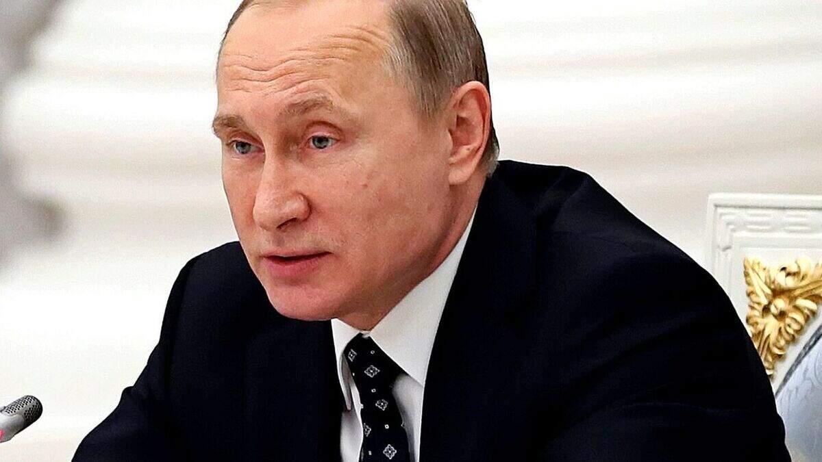 Vladimir Putin slams founding father Lenin for putting 'time-bomb ...