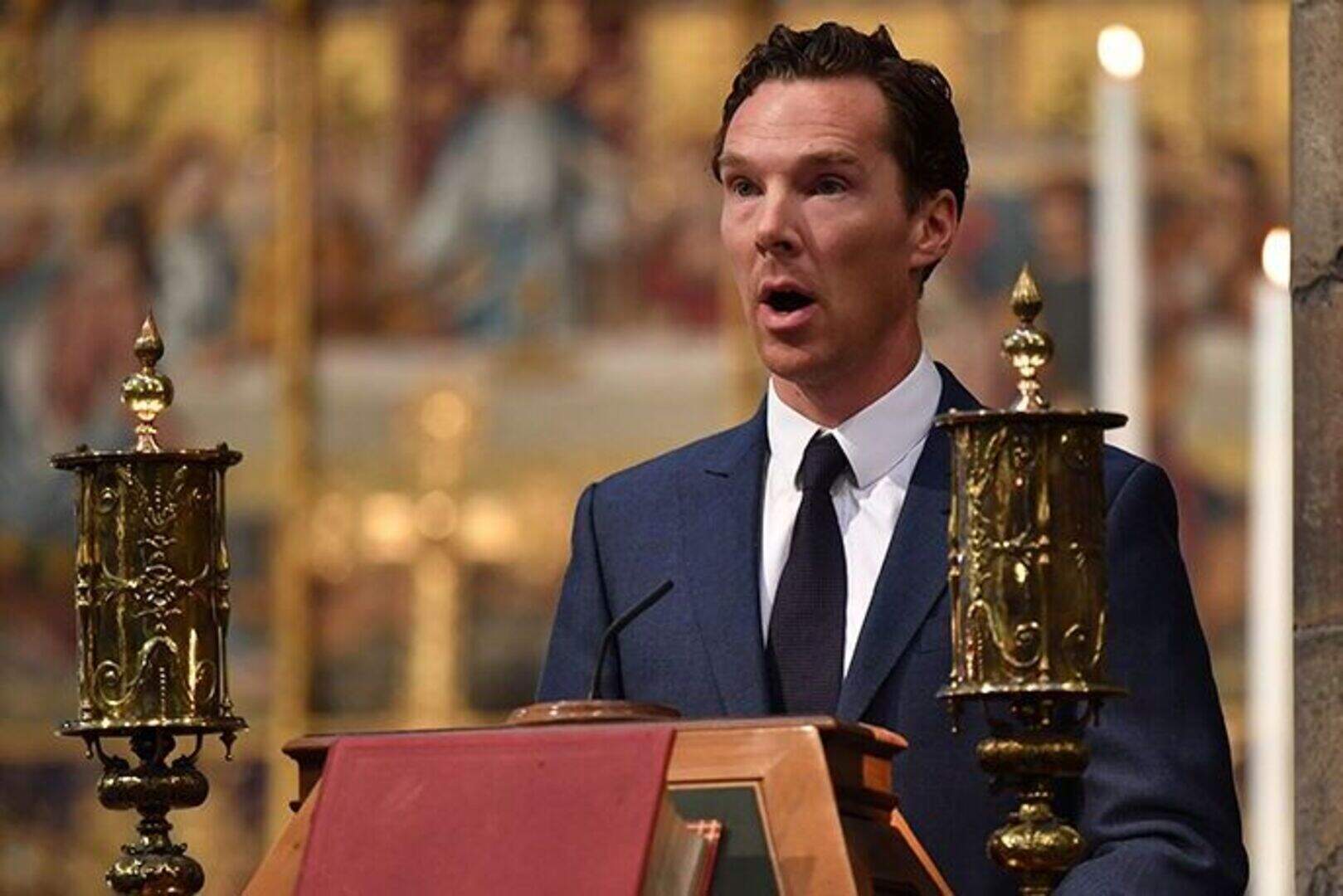 VIDEO: Benedict Cumberbatch leads tributes to Professor Stephen Hawking ...