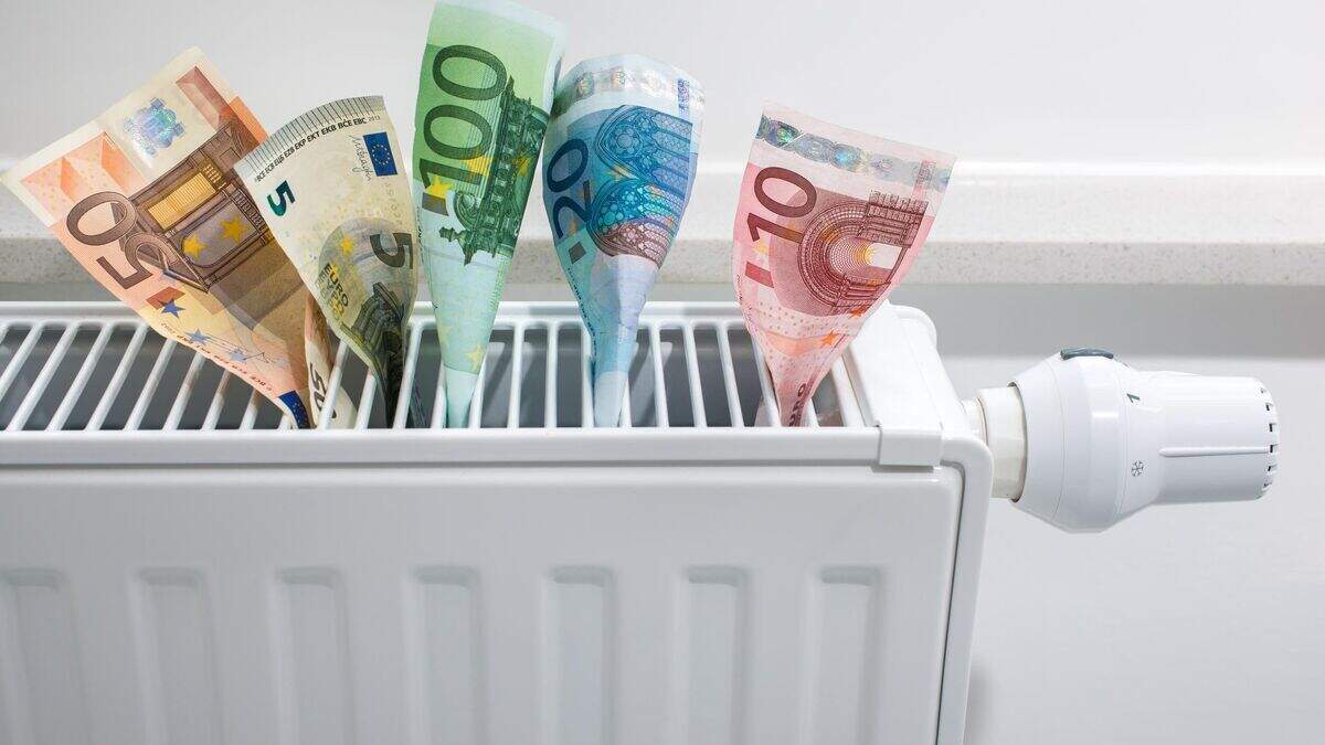 Double whammy of mortgage and energy bill hikes to cost households ...