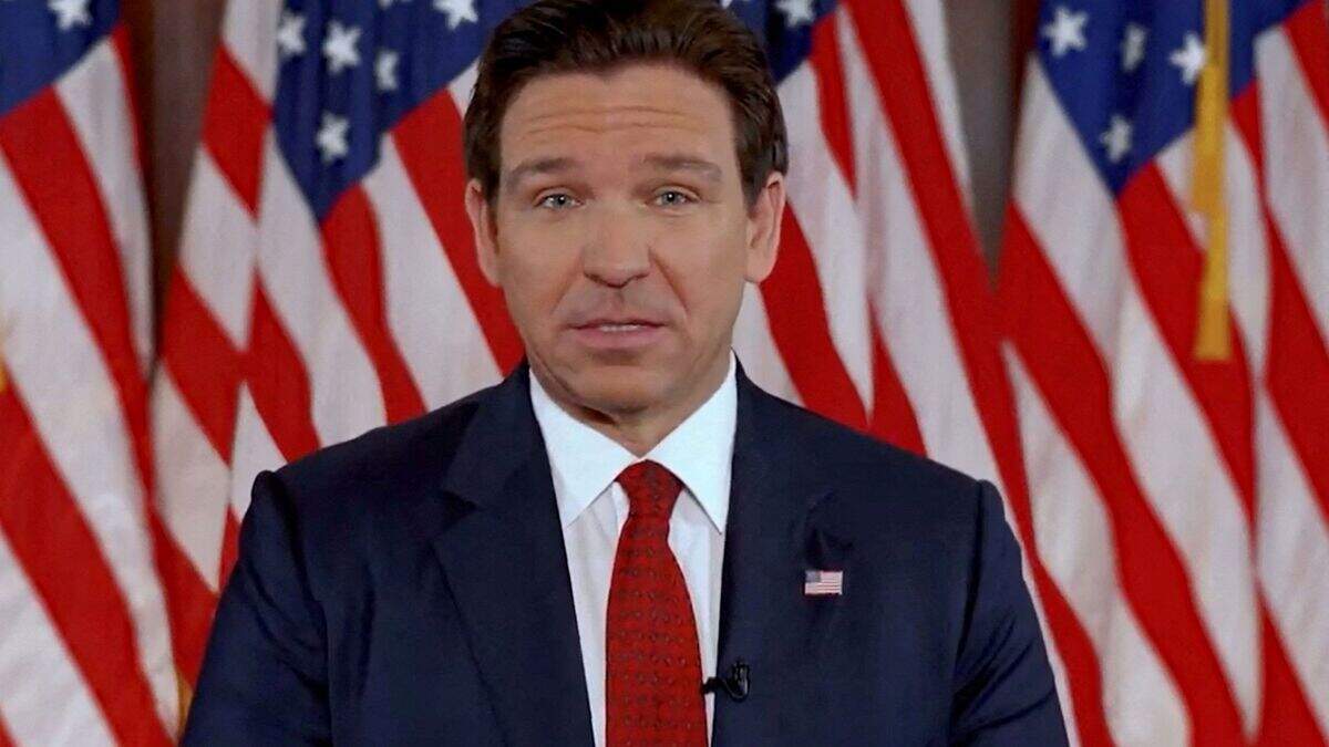 Ron DeSantis mocked for ‘kissing the ring’ of Donald Trump after exit ...