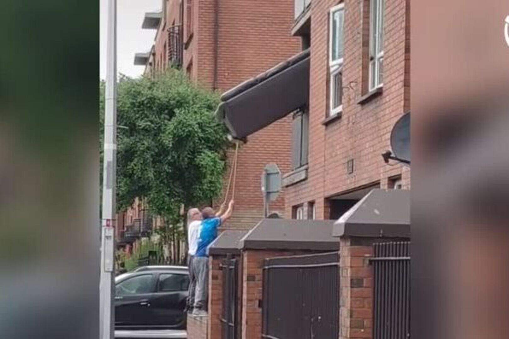 'Only in Dublin' – Bizarre clip of men removing couch from flat with ...