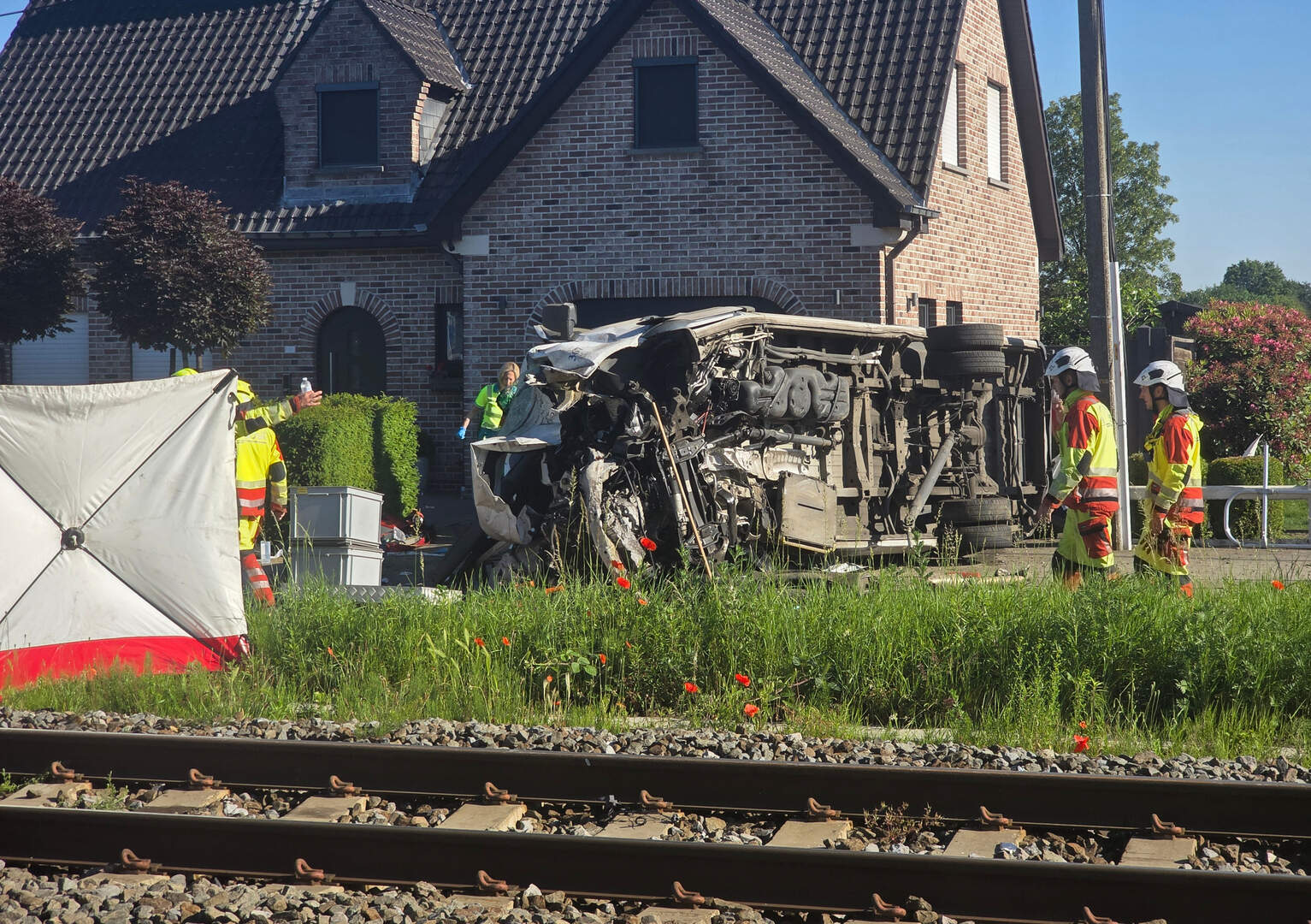 Four people dead after ‘extremely violent’ crash between train and ...