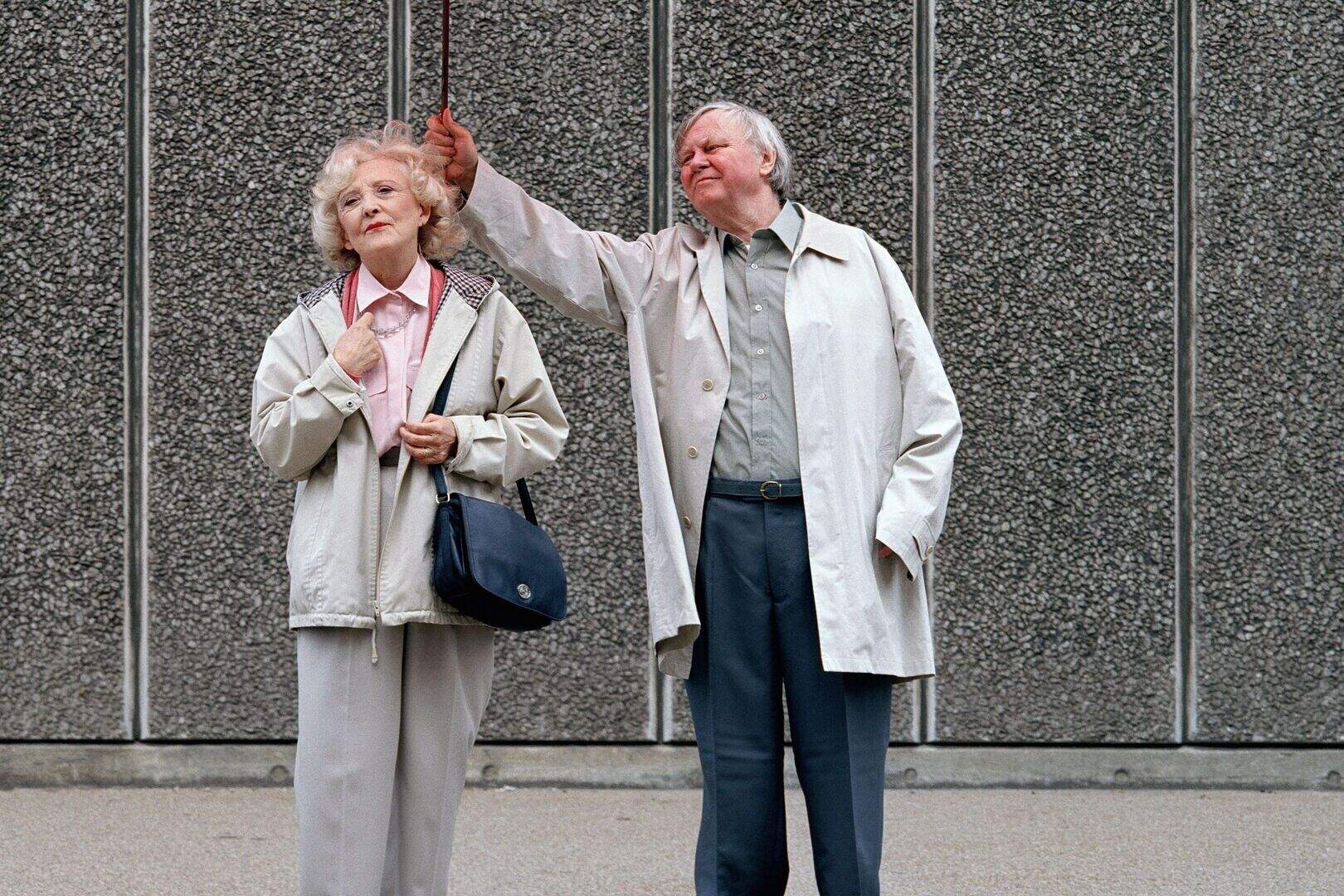 Are you a sexist? Chivalrous men who hold open doors might be guilty ...
