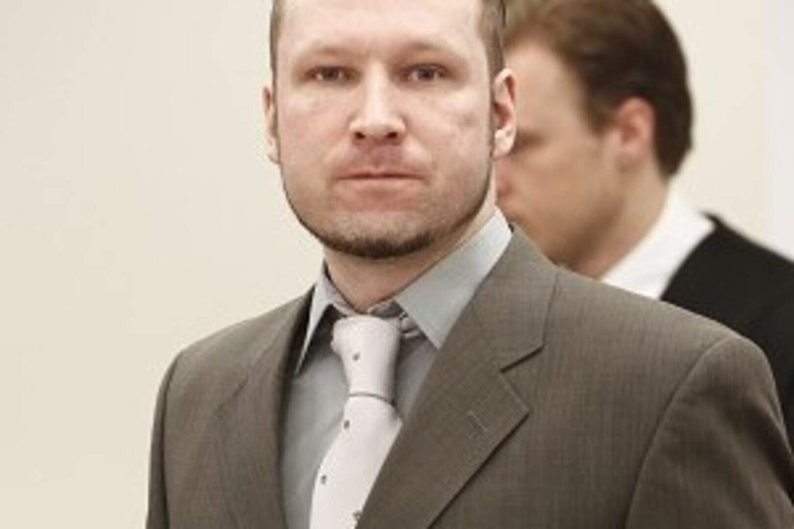 Guard saw Breivik's bomb explode | Irish Independent