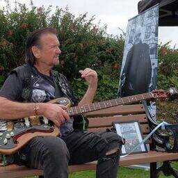 Louth music legend Liam Reilly honoured in Bray with memorial bench to ...