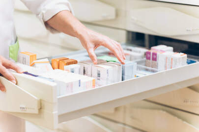Dispensing errors, attitude complaints and supply failures among ...