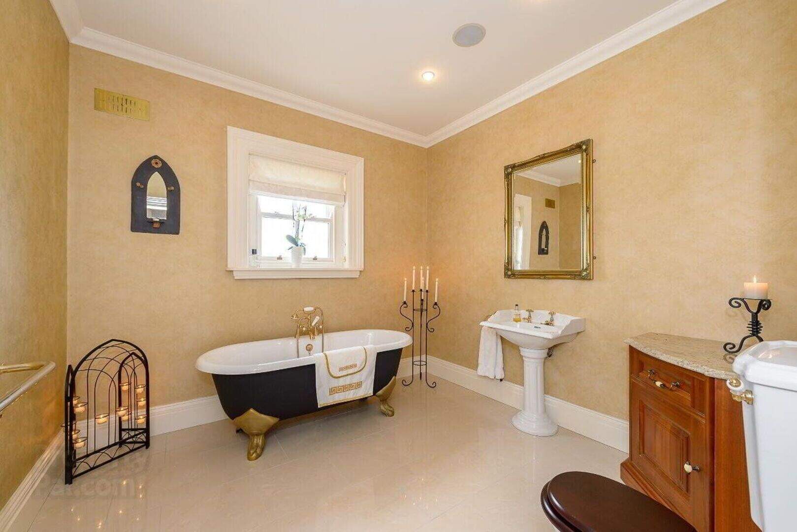 See inside the palatial Louth house on the market for €1,000,000 ...