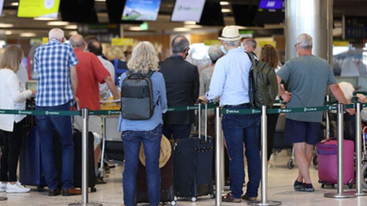 Dublin airport queues: Over 4,000 apply for security jobs after flyers ...