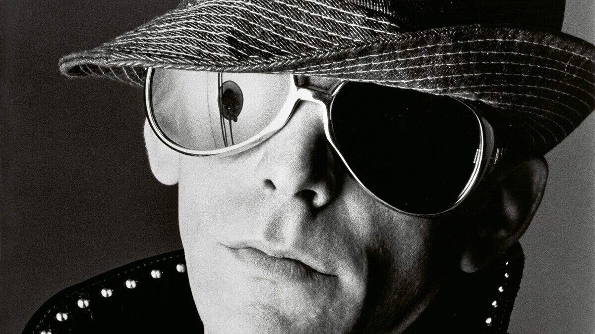 Lou Reed goes acoustic for an unusual walk on the wild side | Irish ...