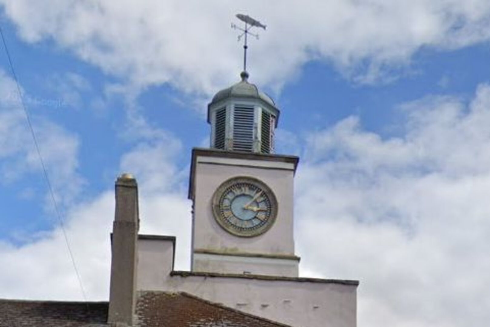 Conundrum of broken Tipperary town clock continues despite three feet ...
