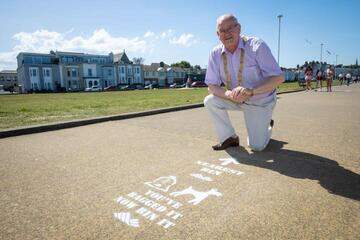 Council to trial ‘spray-painted stencil messages’ to tackle dog fouling ...