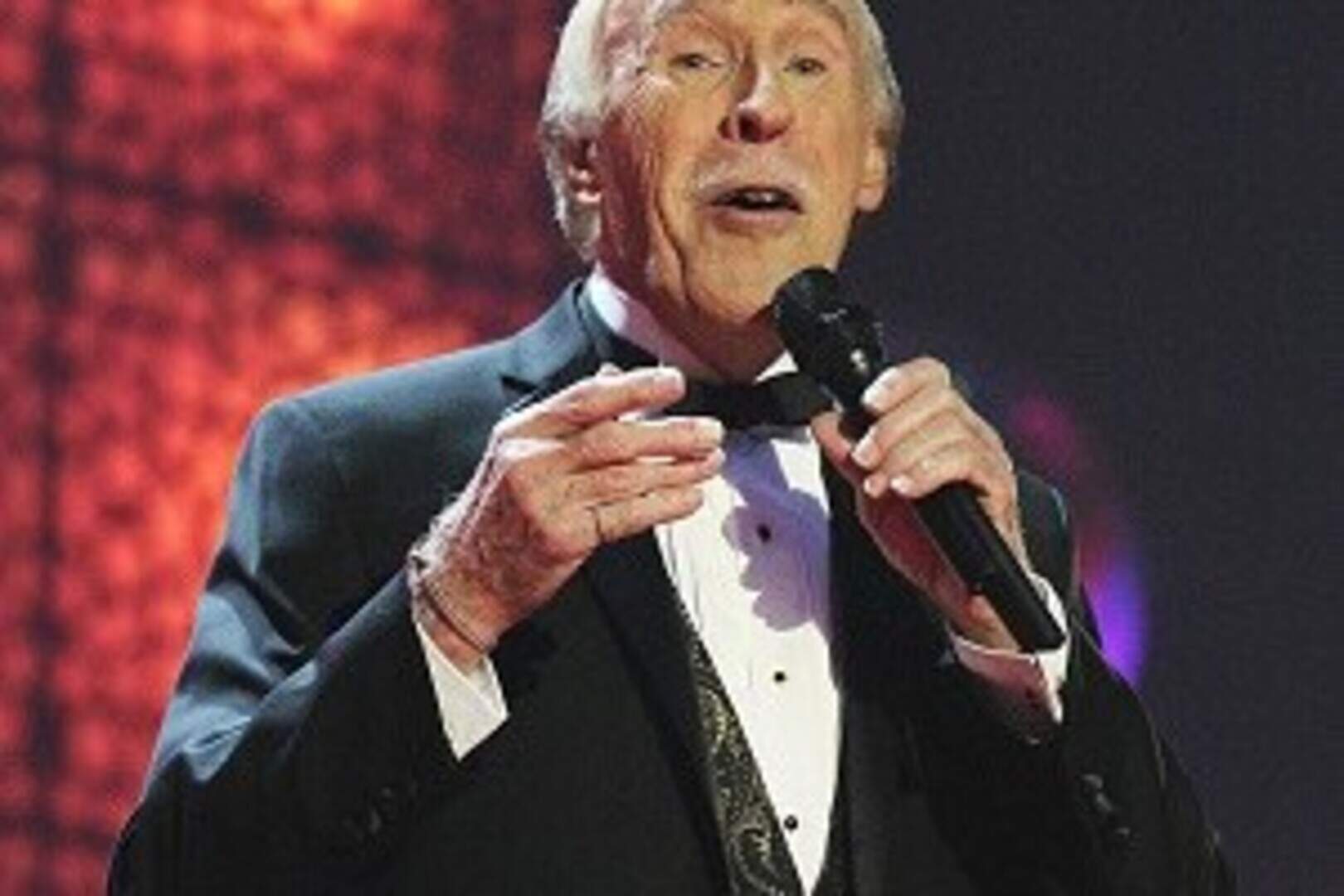 Sir Bruce to play Hop Farm festival | Irish Independent