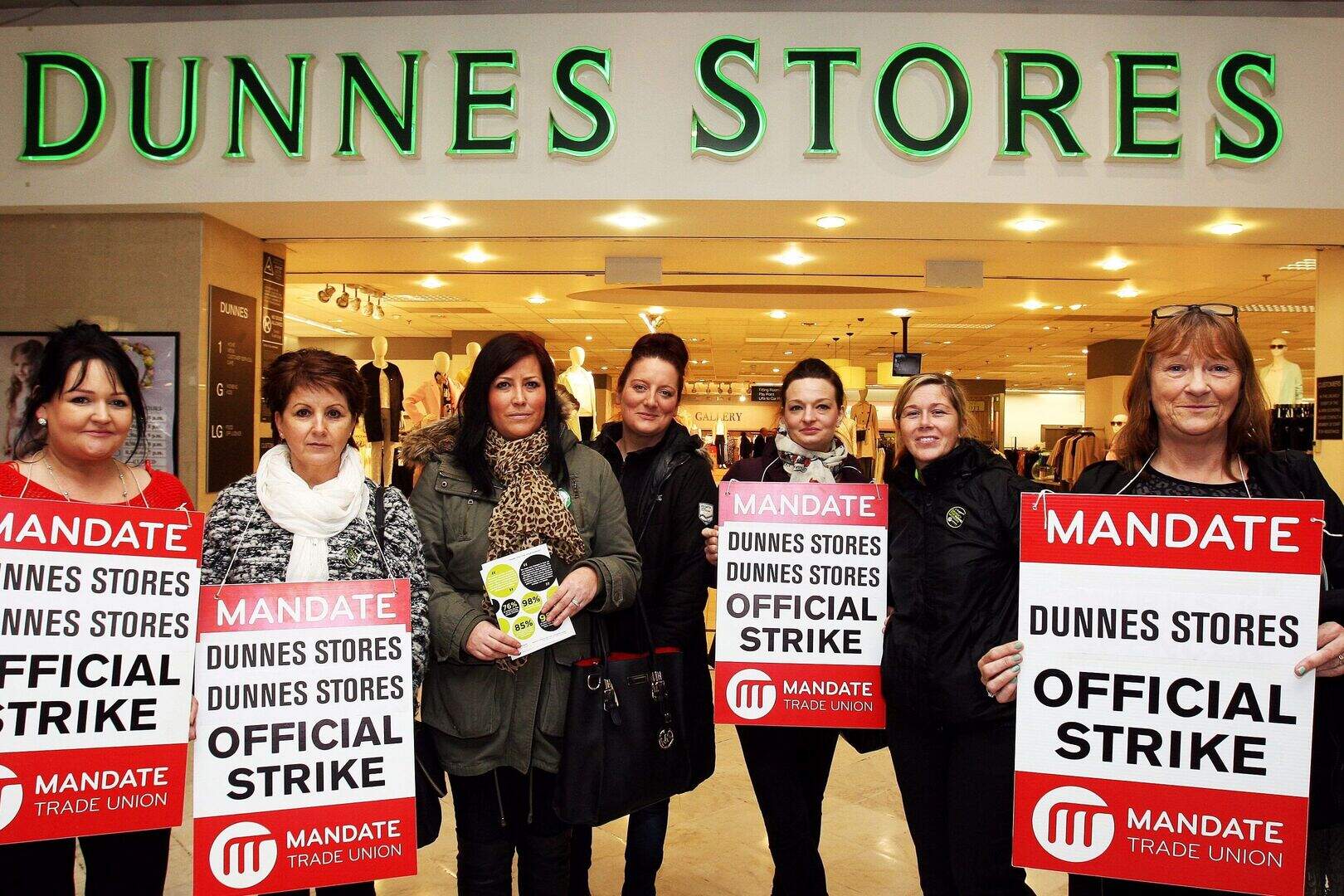 Workers vow more action against Dunnes Stores | Irish Independent