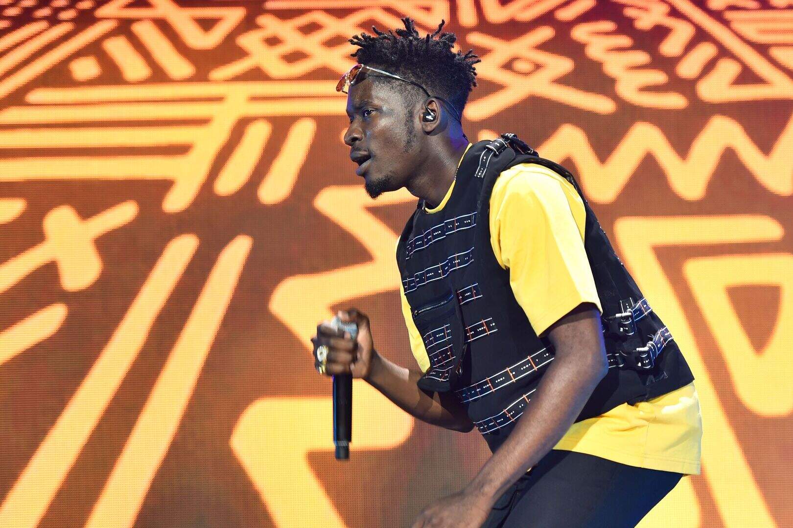 Nigerian singer Mr Eazi reveals how absent father influenced new video ...