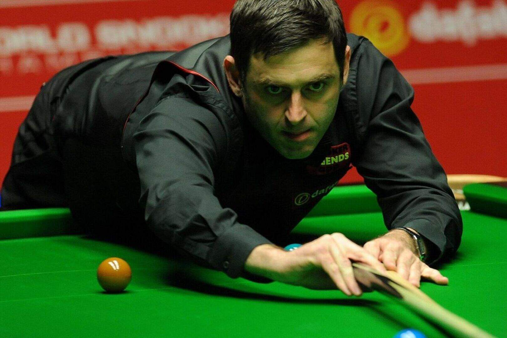 O'Sullivan and son in lucky escape from motorway crash after Crucible ...