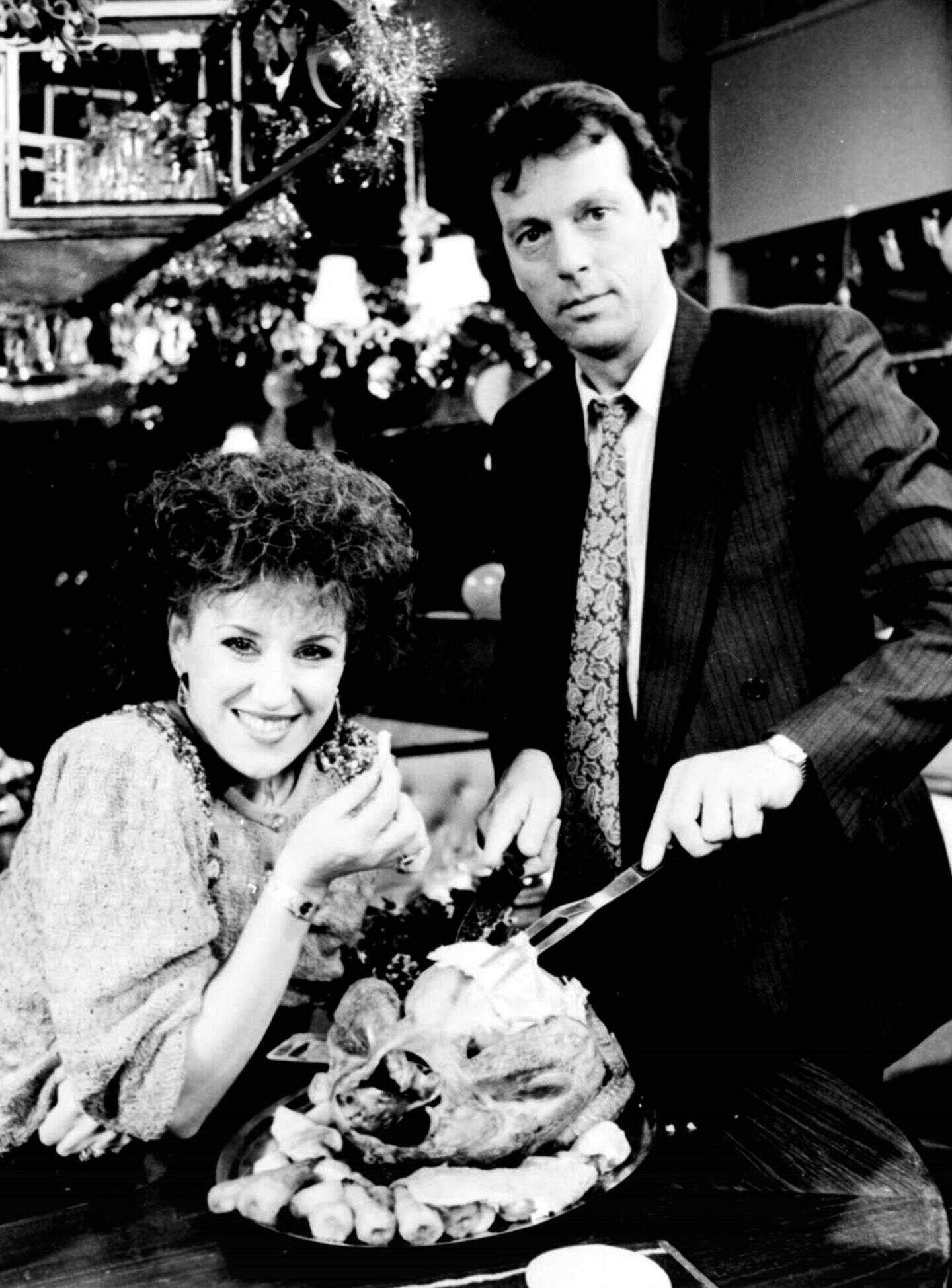 EastEnders stars share ‘love, affection and gratitude’ for Leslie ...