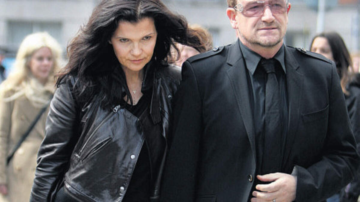 Art and culture luminaries attend the funeral of artist Louis Le ...