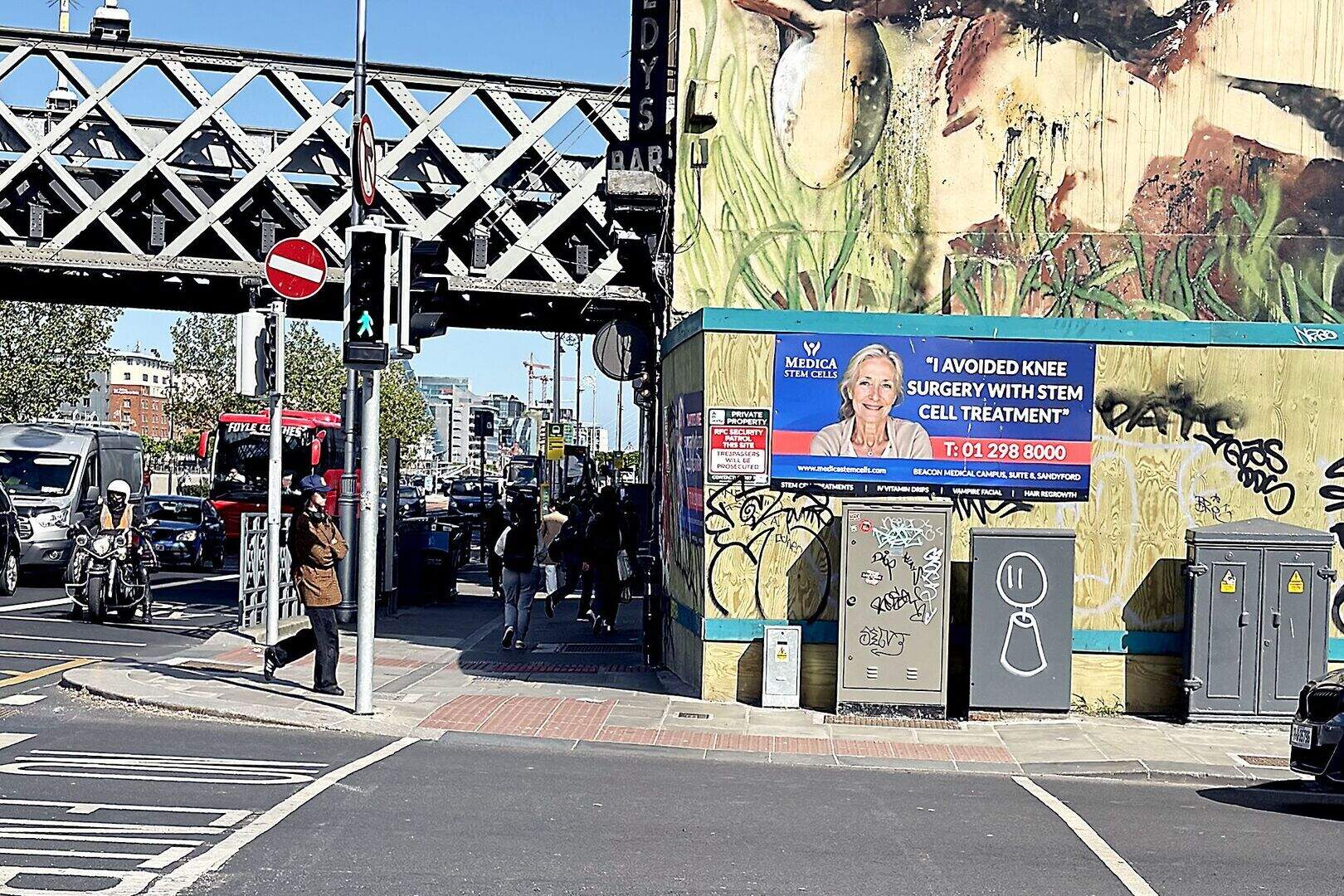 New ‘zombie lights’ installed in Dublin to alert mobile-obsessed ...