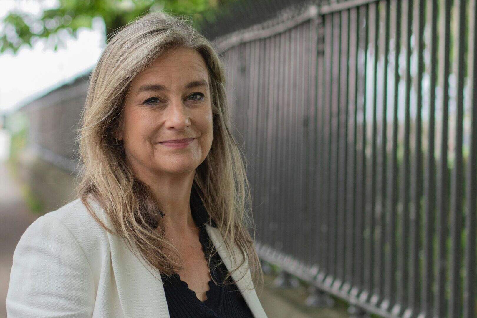 You Must Read This: EV Kelly on Hot Milk, a vivid tale of a daughter’s ...