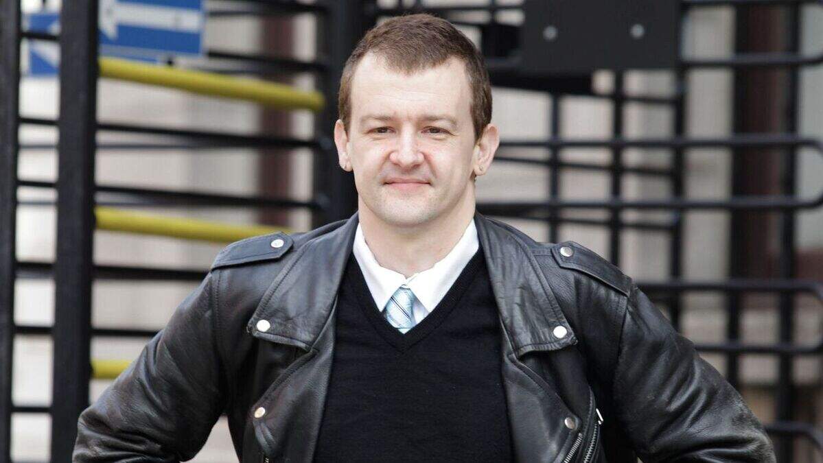 'Greasy fries' teacher previously sued Multiple Sclerosis sufferer for ...