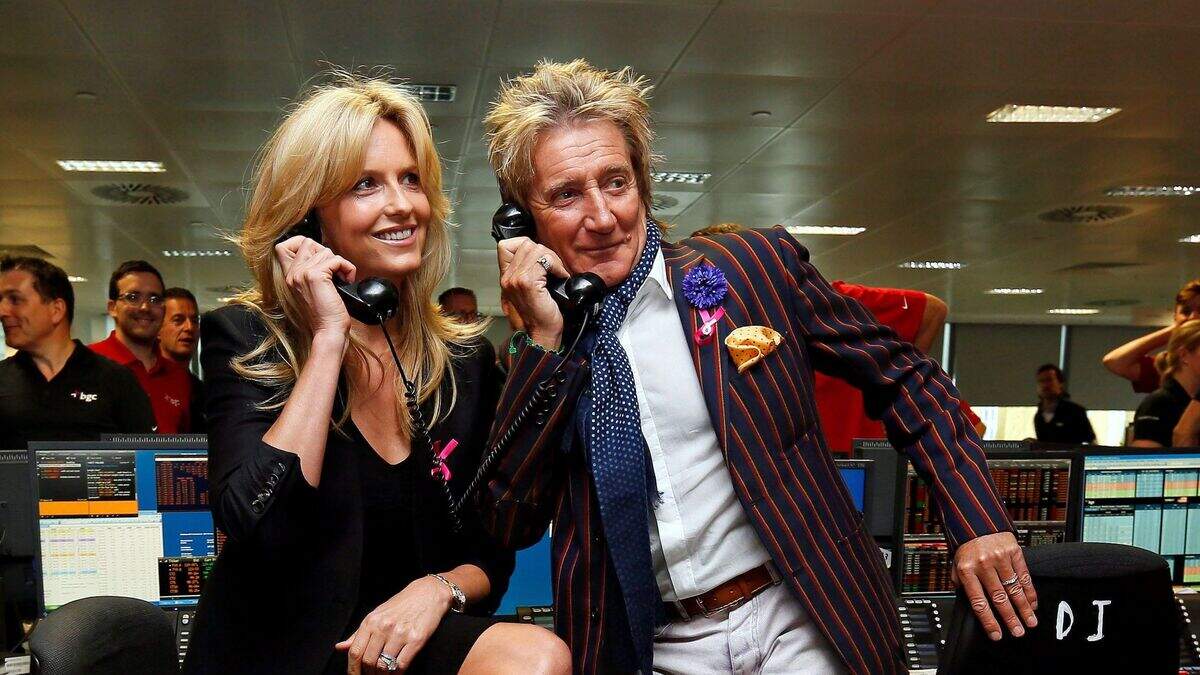 Rod Stewart snaps up keys for new pad in ‘gorgeous’ Ireland | Irish ...
