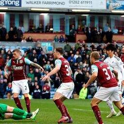 Own goal hands Swans win to break 40-point barrier | Irish Independent