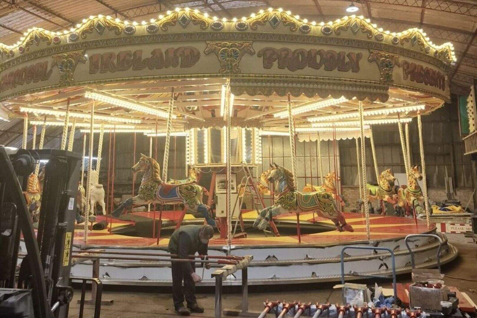 Dublin Castle Christmas market 2022 to feature vintage carousel | Irish ...