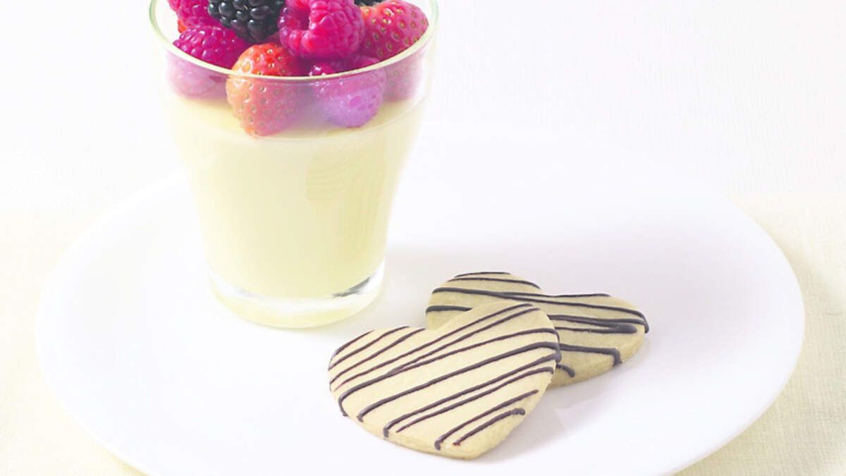 Lemon Posset with Fresh Fruit and Shortbread | Irish Independent