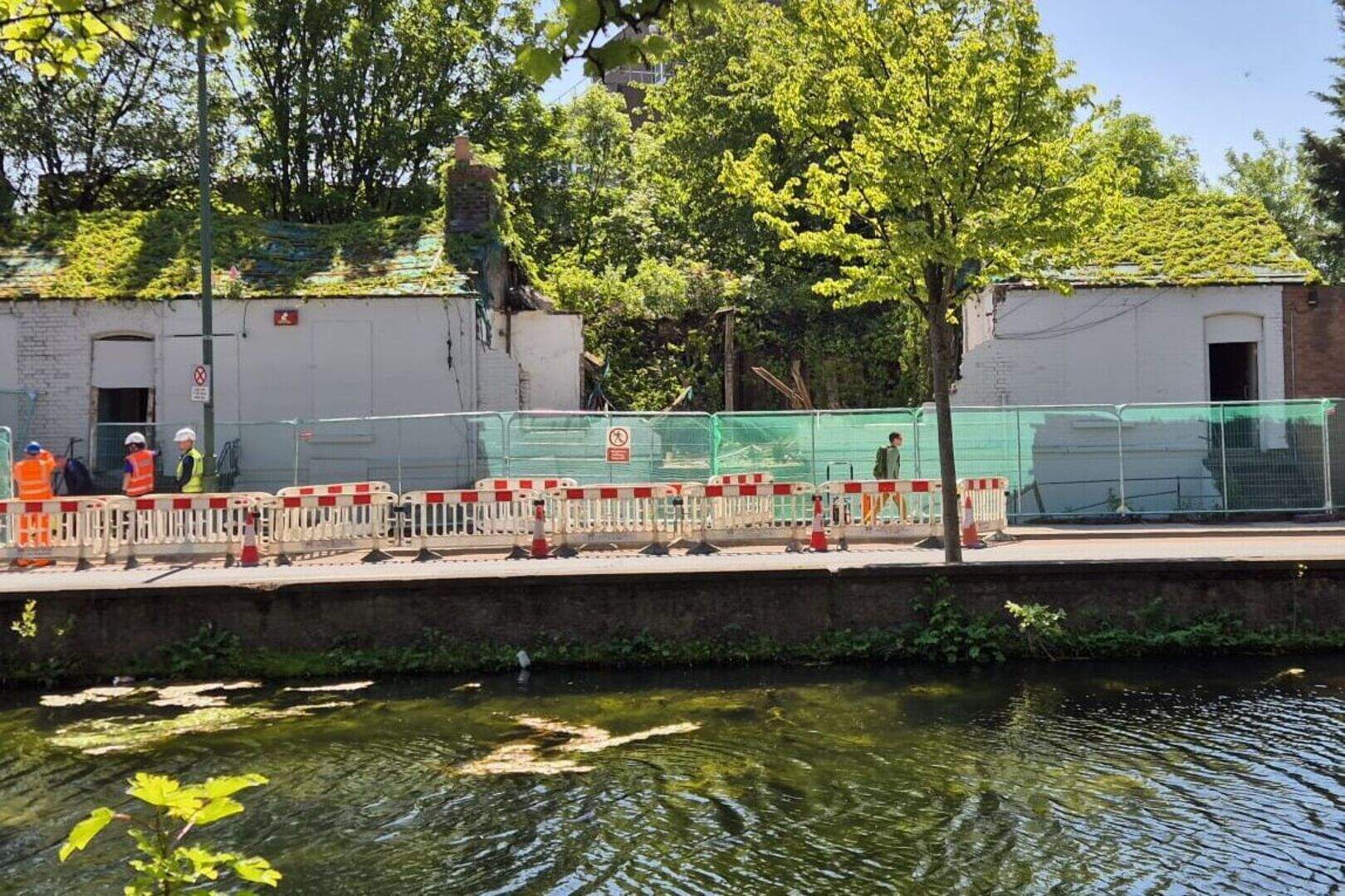 Vacant cottages near Dublin’s Grand Canal partially collapse | Irish ...