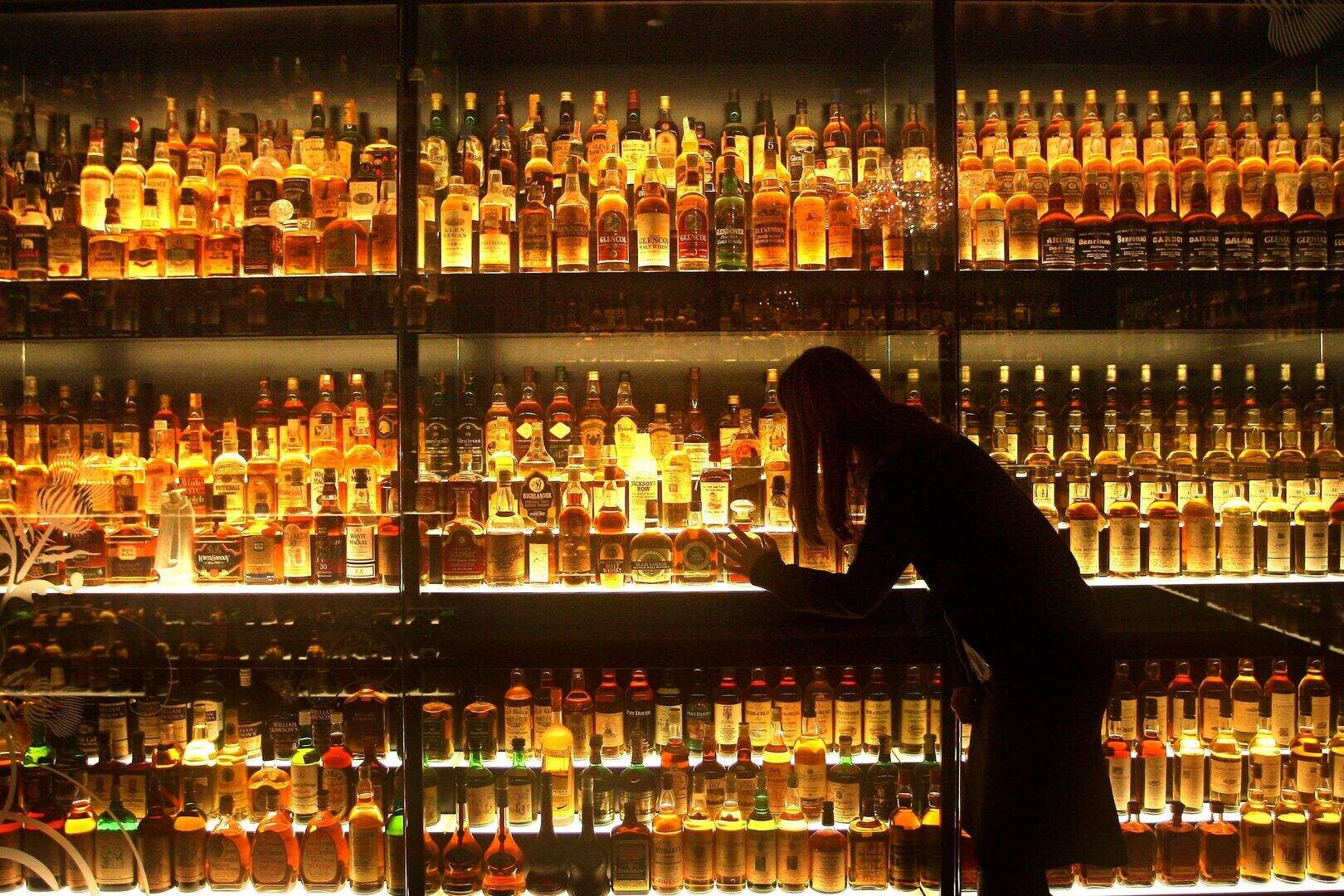 FTSE 100 buoyed by Diageo and Shell | Irish Independent