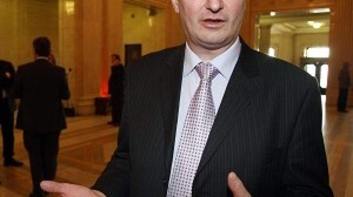 Tom Elliott to quit as UUP leader | Irish Independent