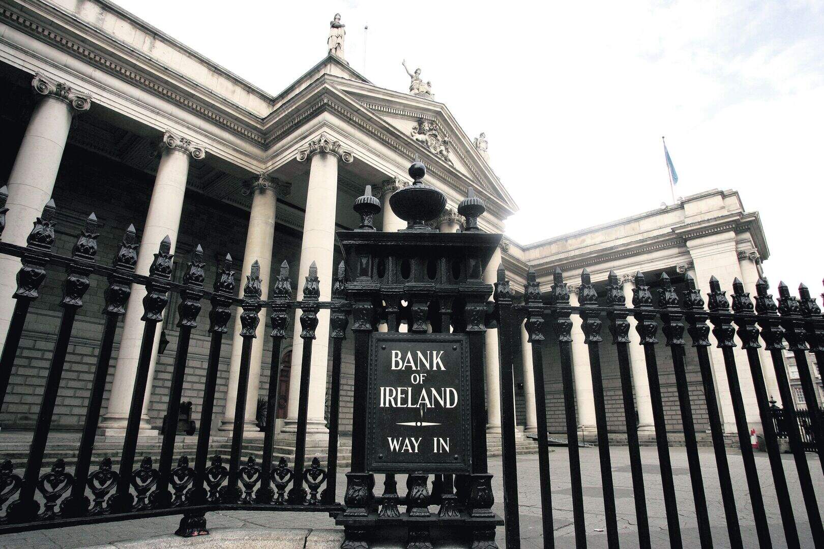 Bank of Ireland share price plunge in spite of bumper profits and ...