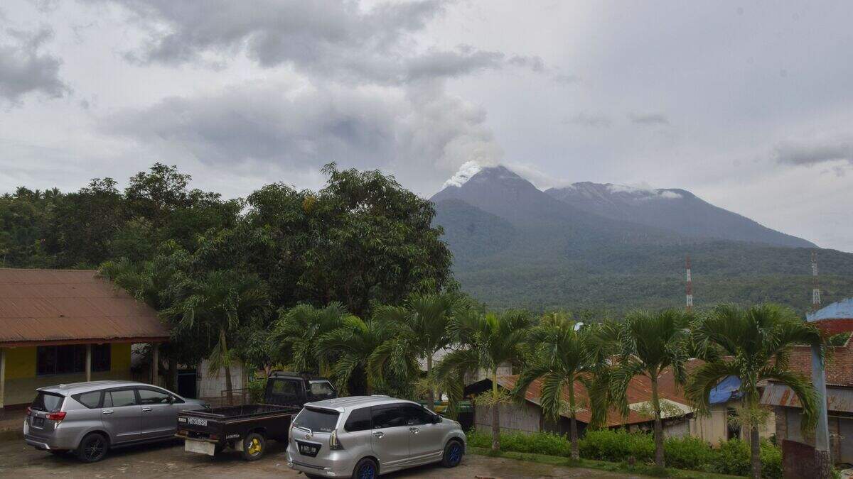 Indonesia evacuates 6,500 people after volcano spews clouds of ash ...