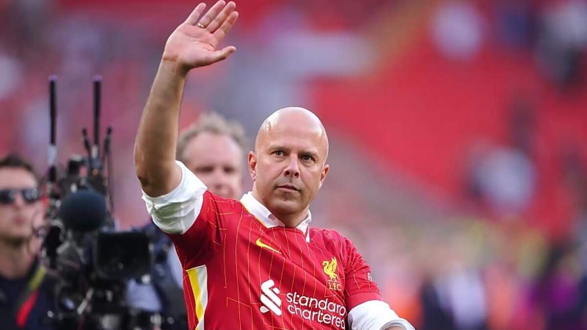 Slot hailed by Liverpool players past and present after Premier League ...