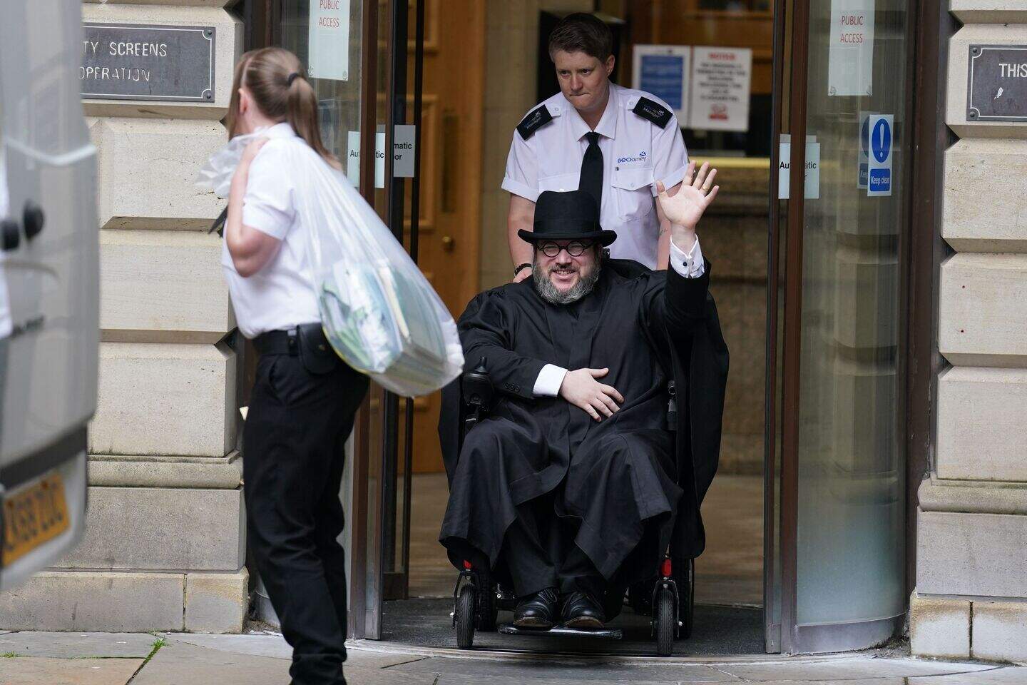 Nicholas Rossi: Man who claims to be ‘Irish orphan’ extradited to US to ...