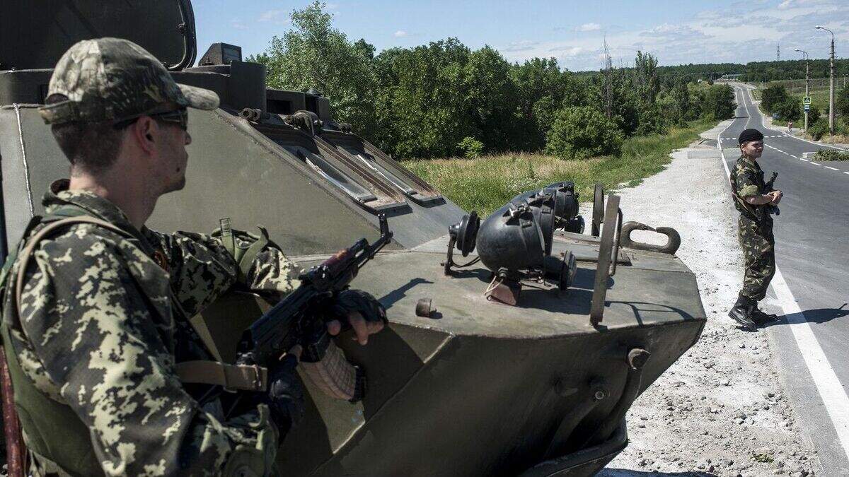 Tanks 'cross border into Ukraine' | Irish Independent