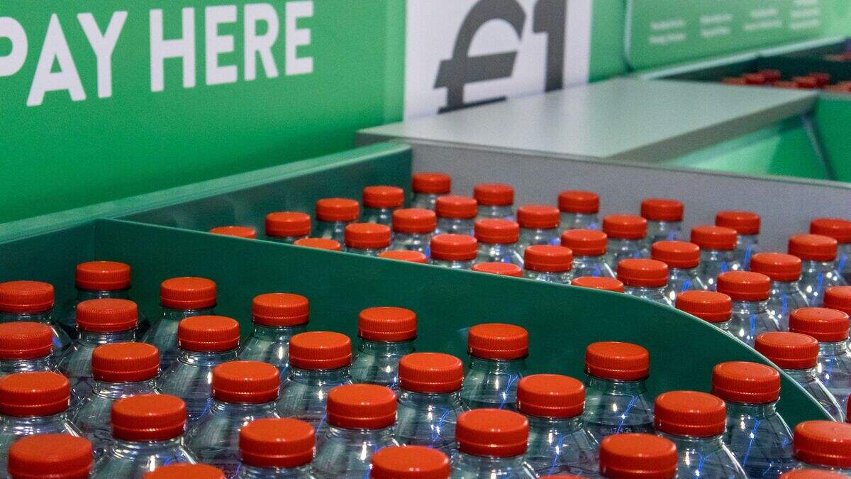 €1 plastic water bottles at Dublin and Cork airports replaced with €2 ...