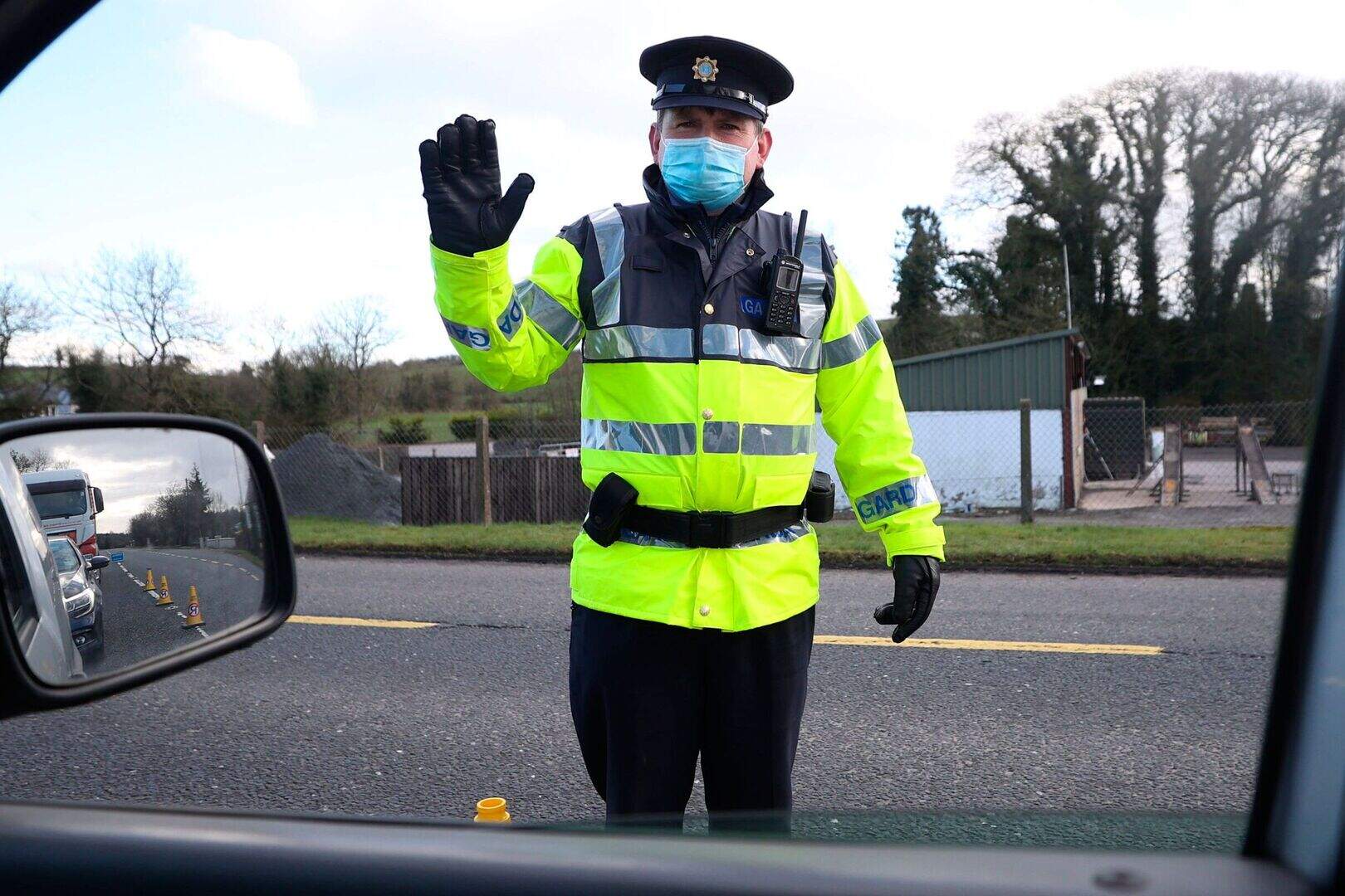 Gardaí set up checkpoints on the Border to enforce Covid restrictions ...